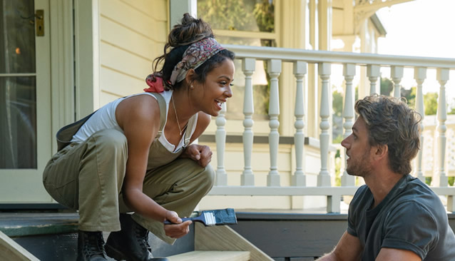 Falling Inn Love - Plugged In