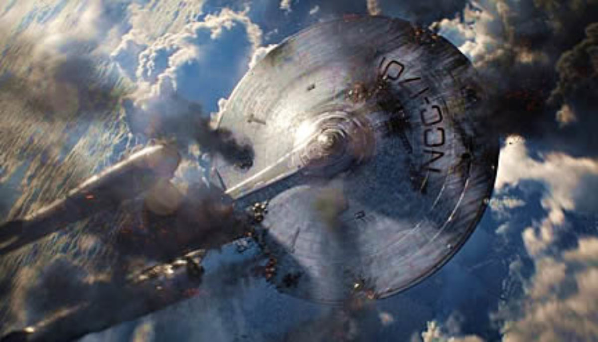 Karl Urban Mccoy Into Darkness