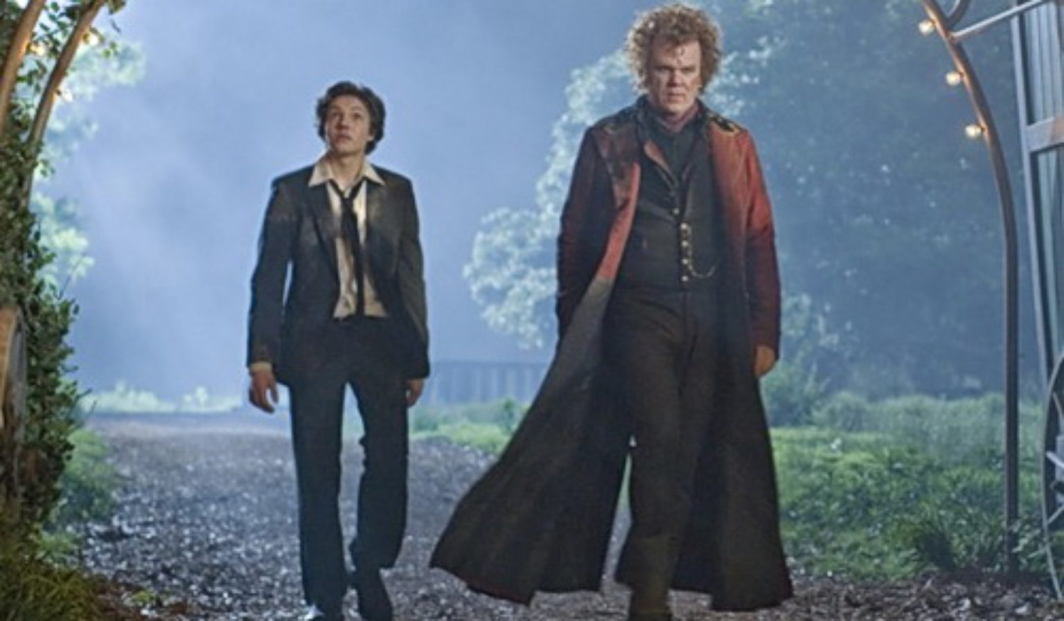 Cirque du Freak: The Vampire's Assistant - Plugged In