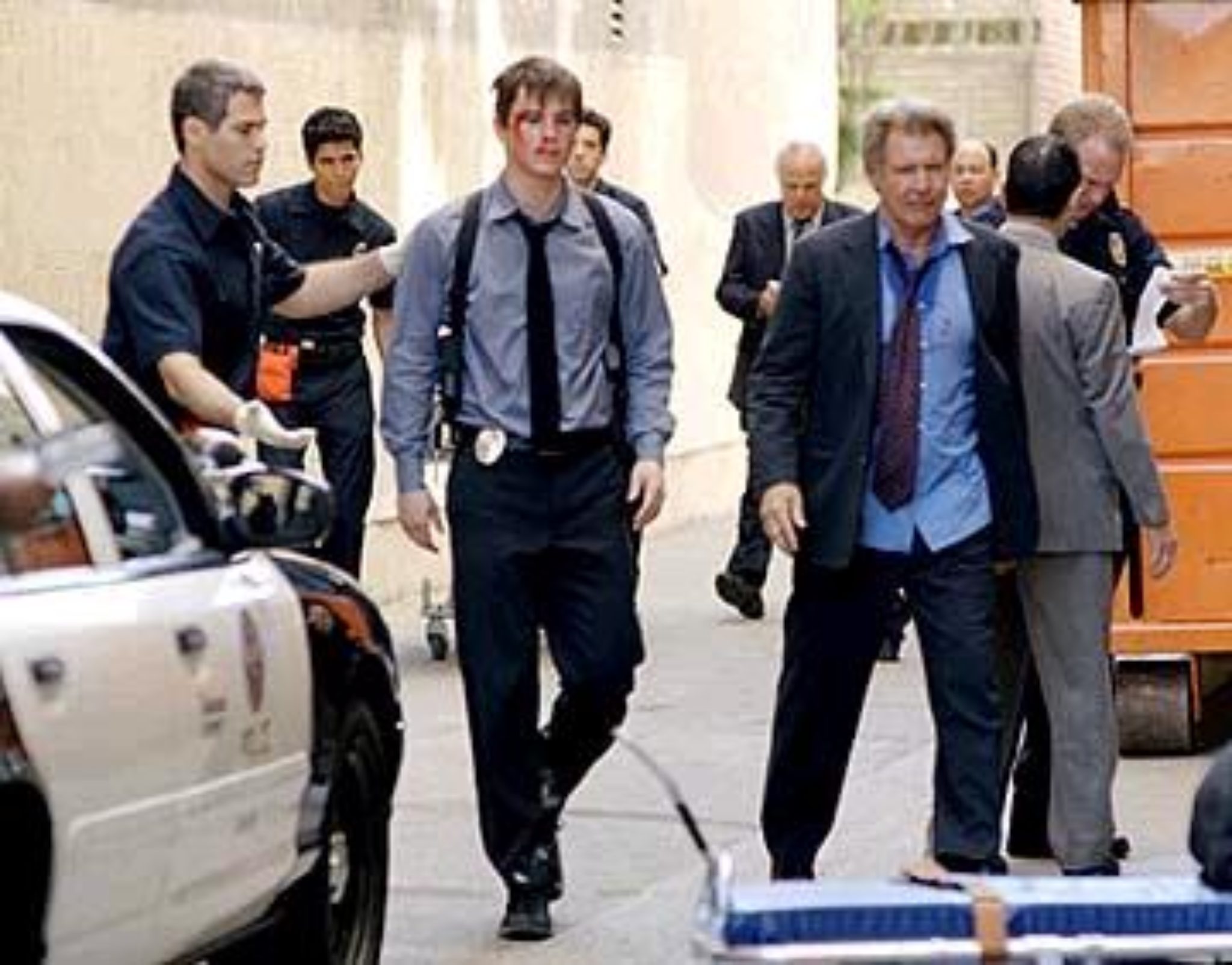 Hollywood Homicide - Plugged In