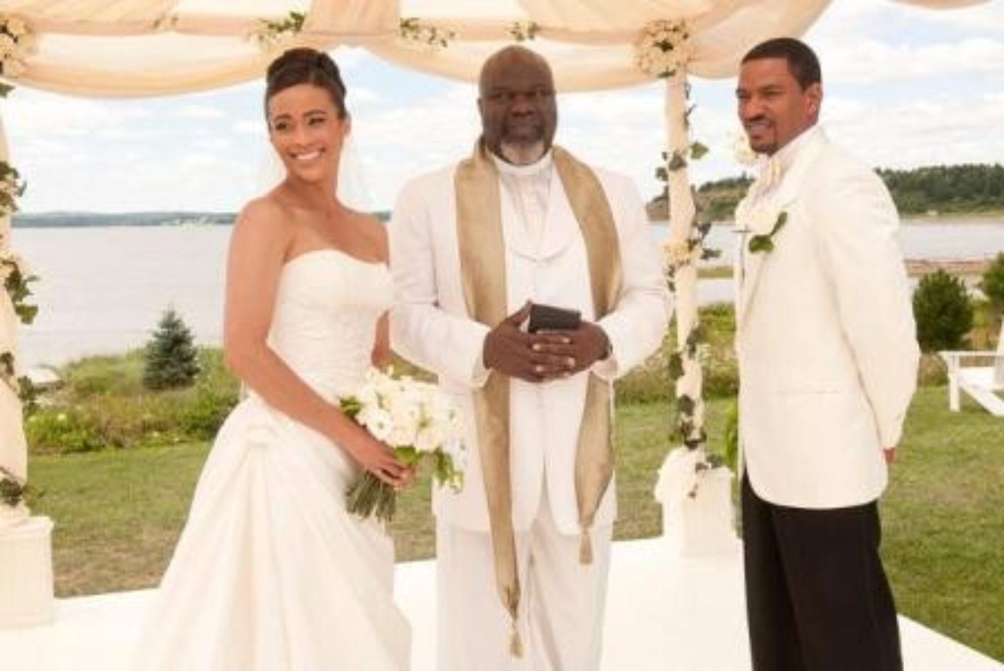 Jumping the Broom - Plugged In