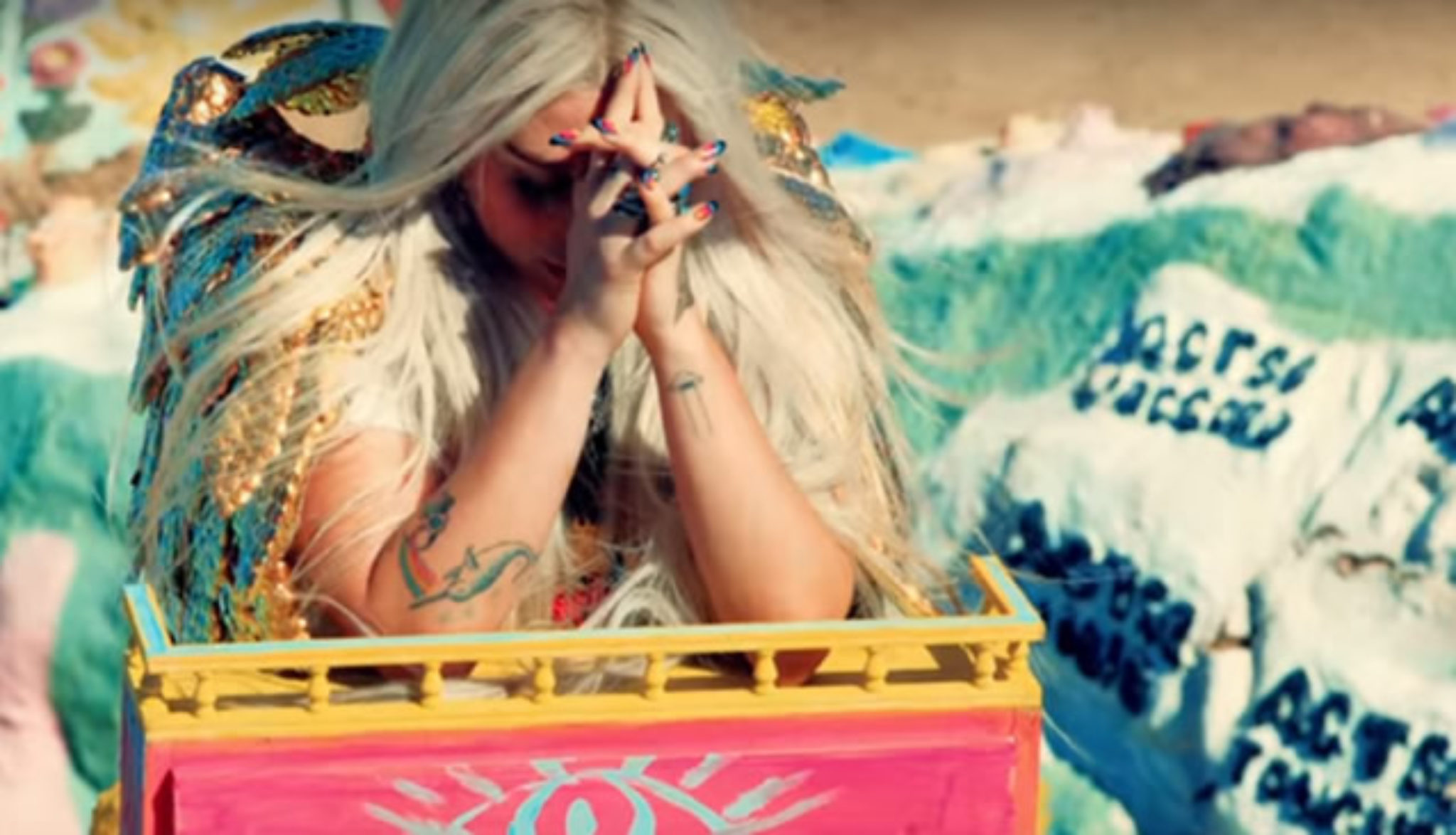 Praying - Plugged In