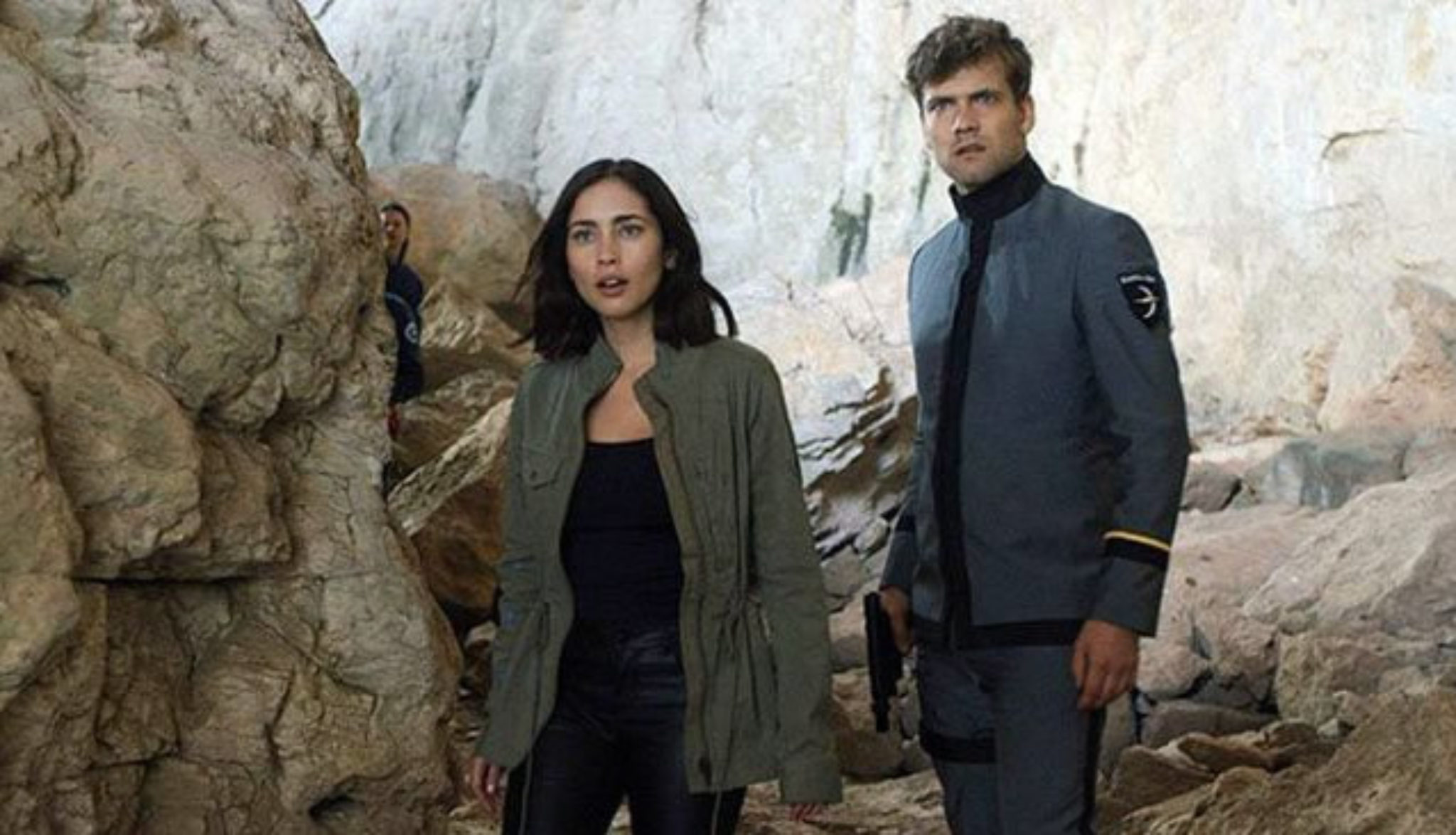 Pandora - Plugged In