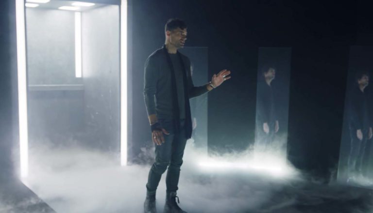 Love Me Like I Am - Plugged In