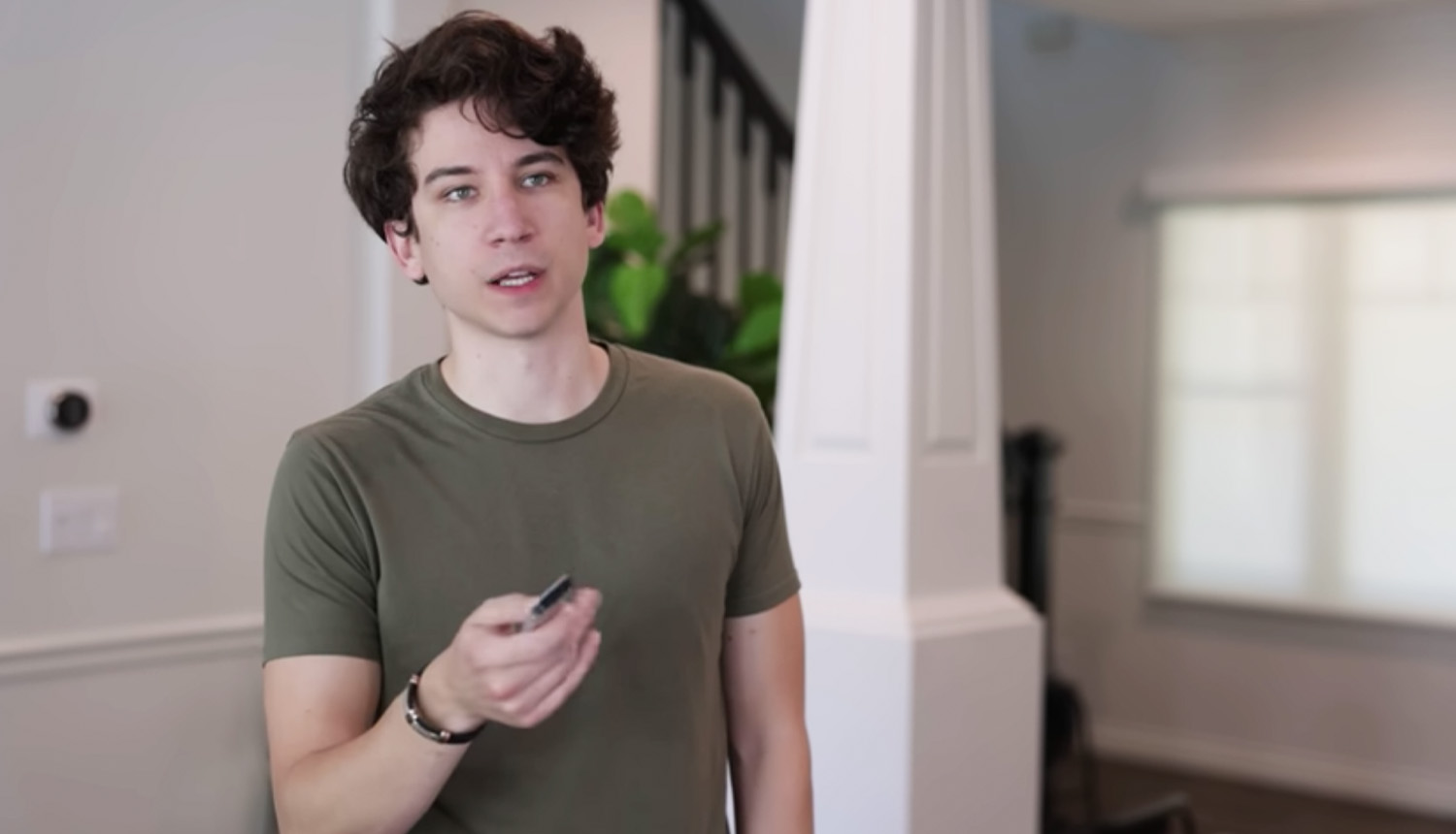 Daniel Thrasher - Plugged In