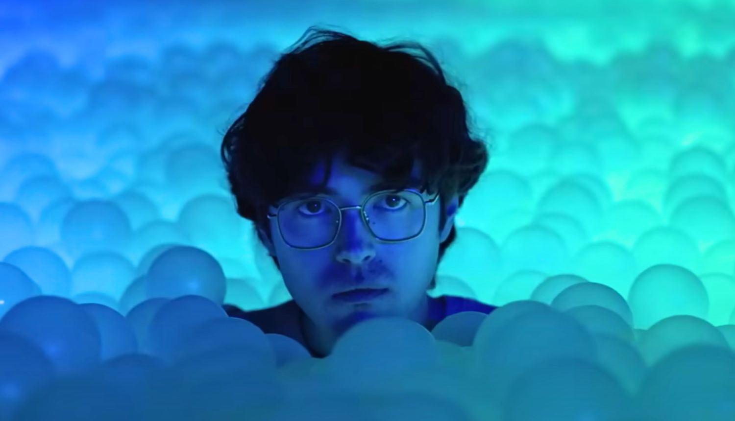 Twinless - Plugged In Movie Review